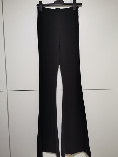 Zvoncare pantalone NOVO 1000din