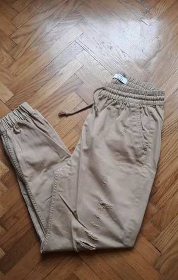 Nove Bershka pantalone snizeno