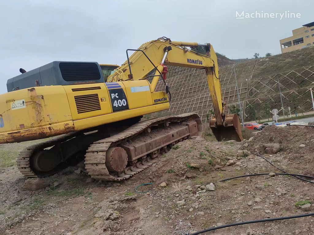 Komatsu PC400-8 bager guseničar