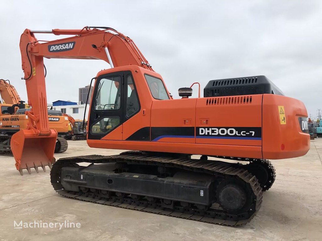 Doosan DH300 bager guseničar