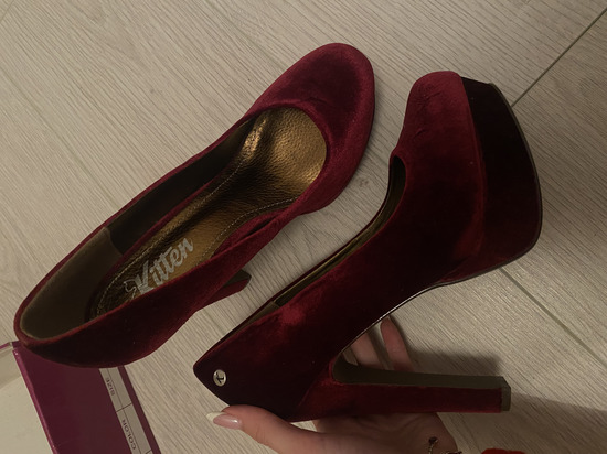 Stikle bordo