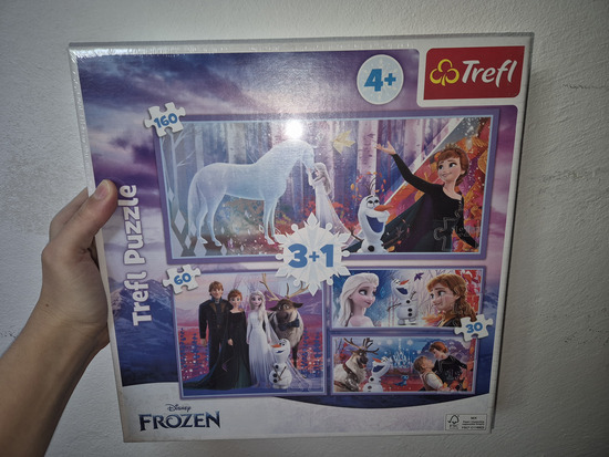 Trefl 4 u 1 Frozen slagalica NOVO