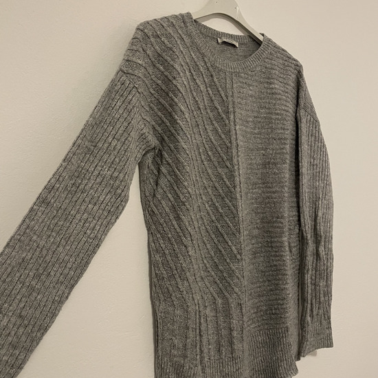 Džemper sivi