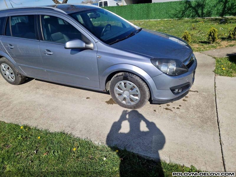 Opel Astra H Karoserija