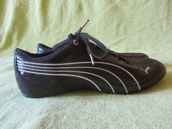 Nove kozne patike PUMA 39/25,5