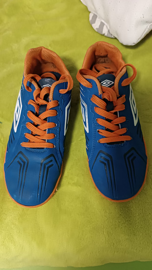 Umbro patike vel 35