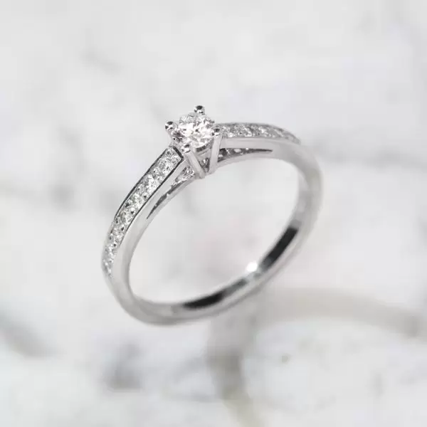 Dijamantski prsten, 3967