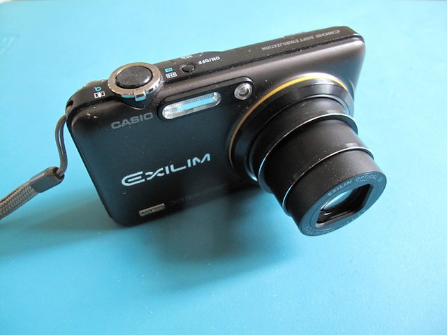 CASIO Exilim EX-FC100 - neispravan digitalni aparat