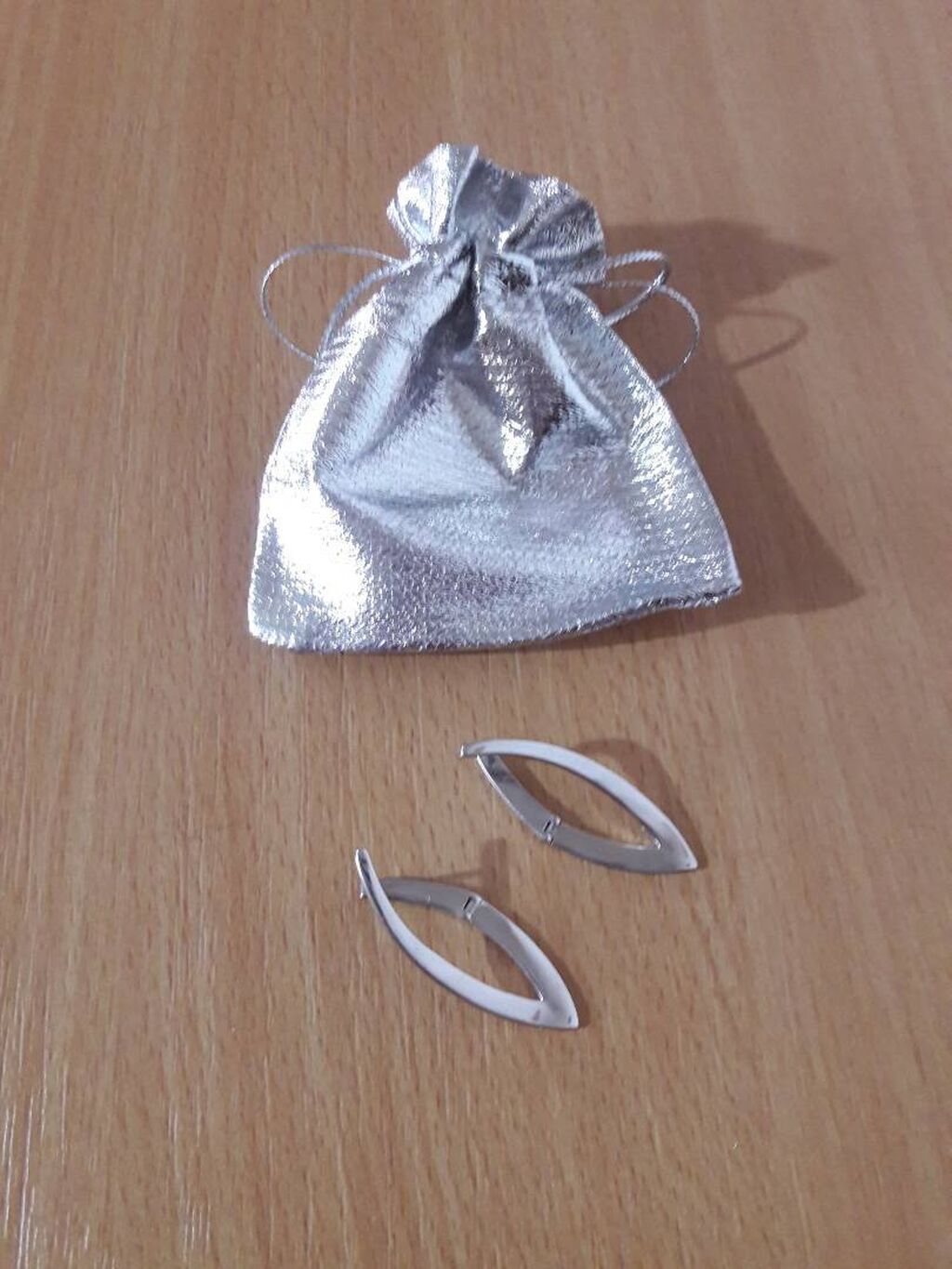 NOVE prelepe srebrne minjđuše srebro 925 dužine 3,5 cm Nove prelepe