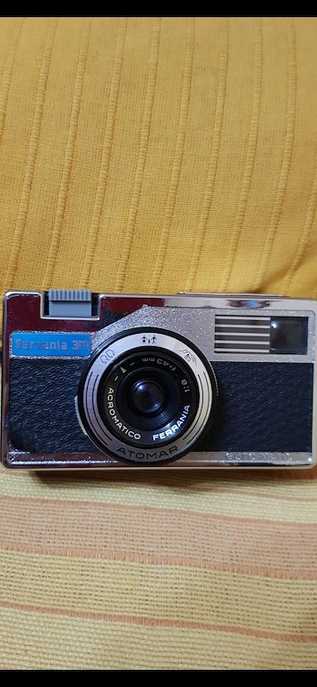 Fotoaparat FERRANIA 3M u original pakovanju, ispravan, u odlicnom