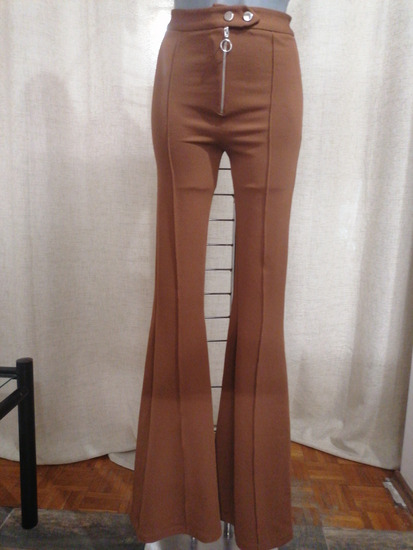Pantalone,nove