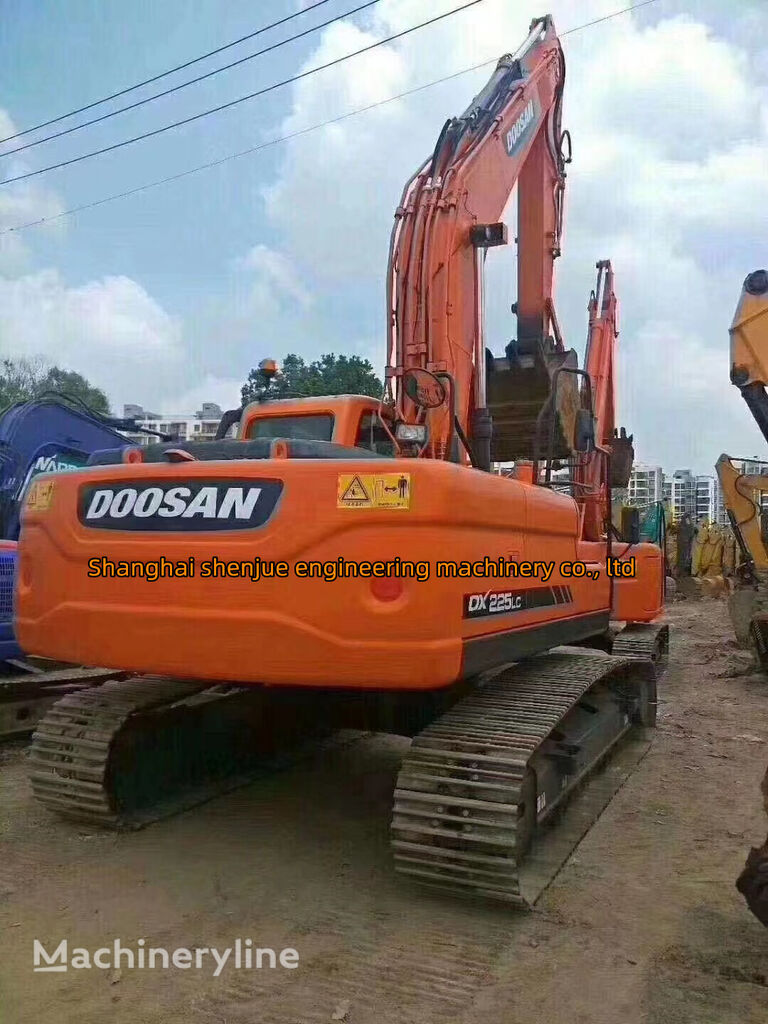 Doosan DX225LC-9 bager guseničar