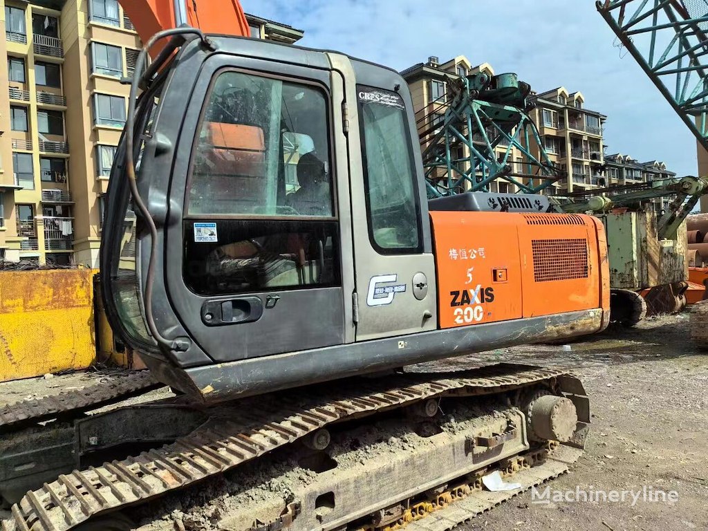 Hitachi ZX200 bager guseničar