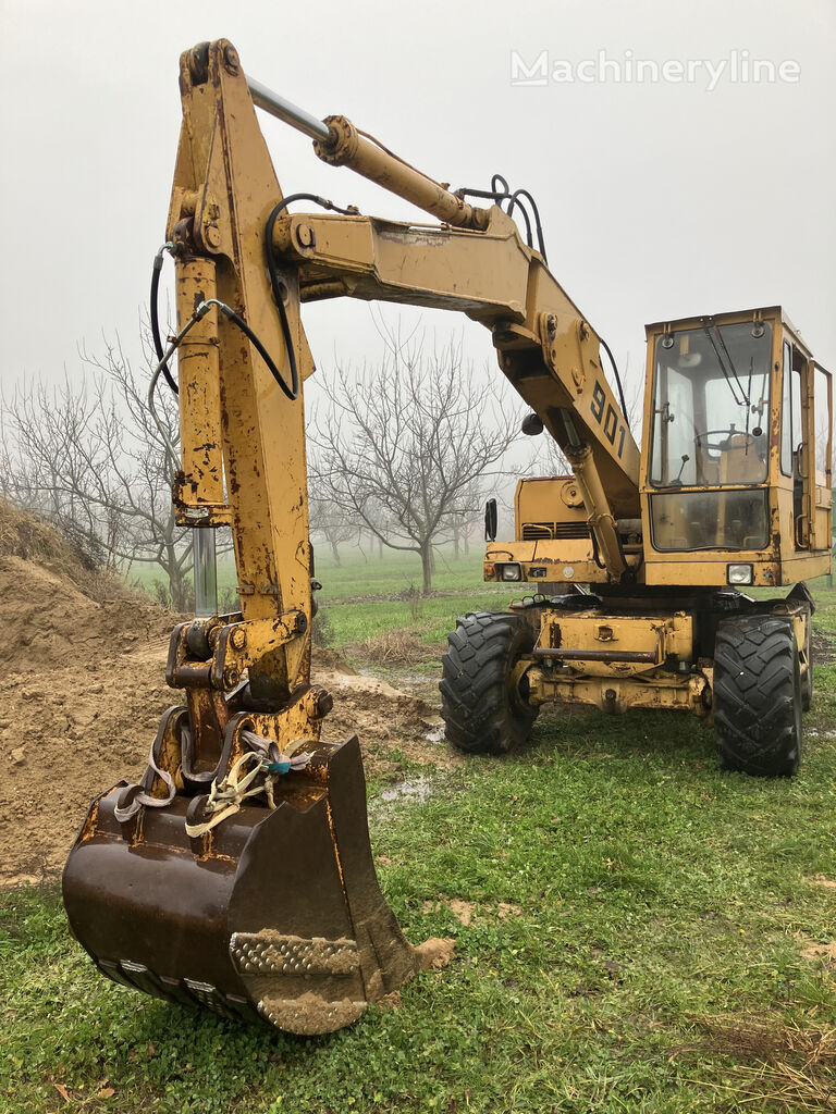 Liebherr A901 bager točkaš