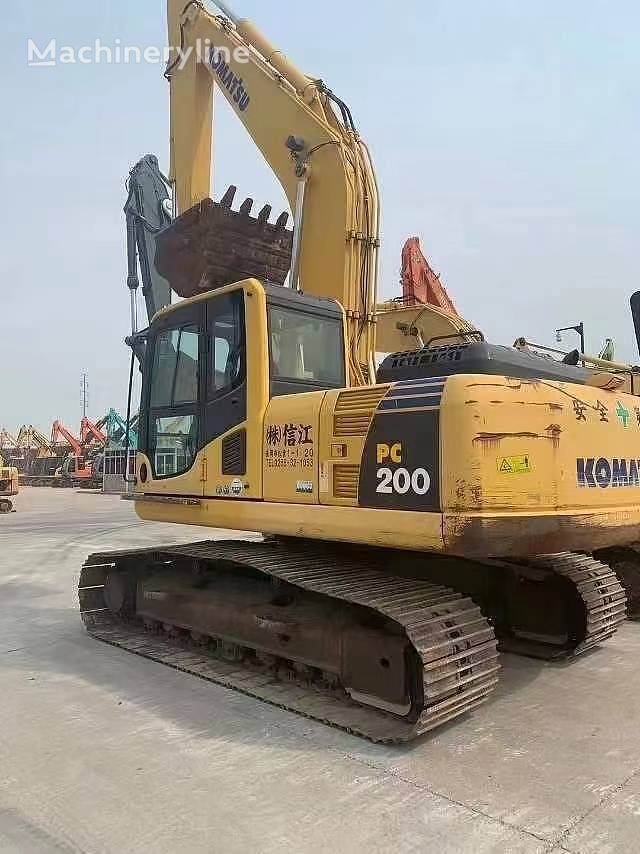 Komatsu PC200-8 bager guseničar