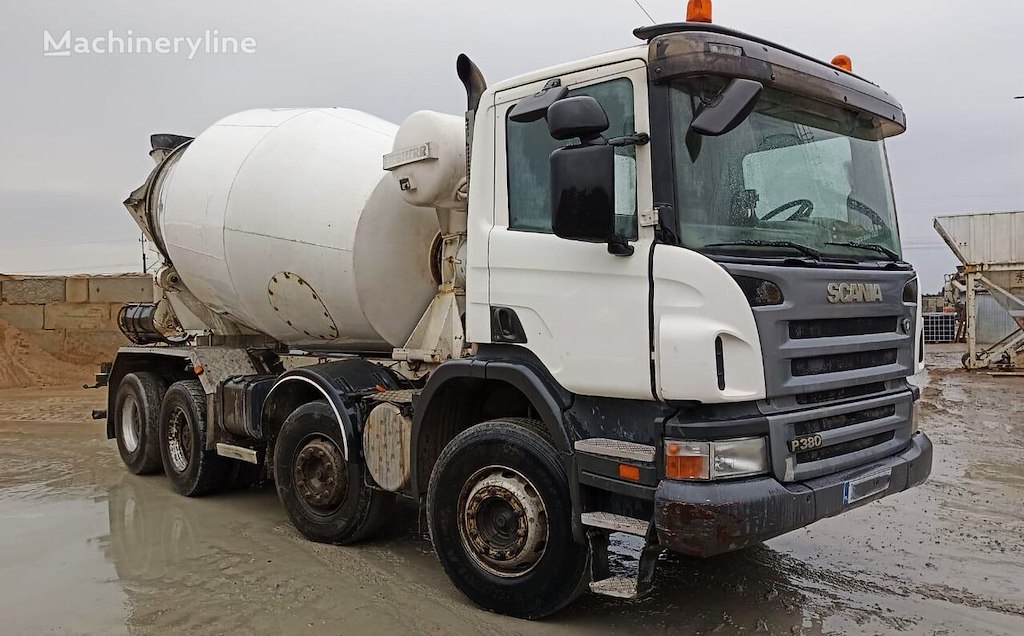 Liebherr na šasiji Scania P380 kamion s mešalicom za beton