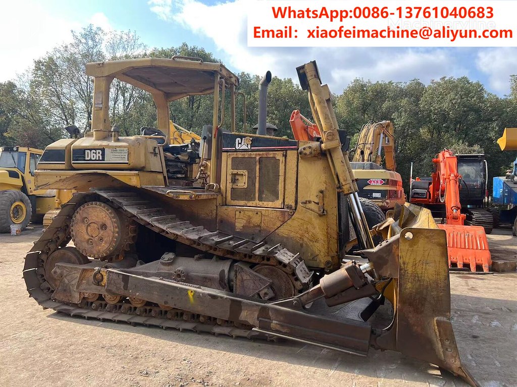 Caterpillar CAT D6R buldožer