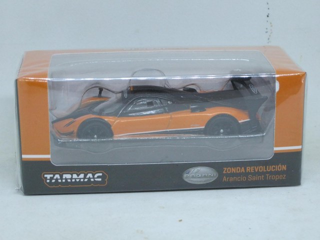 1:64 tarmac pagani zonda revolucion