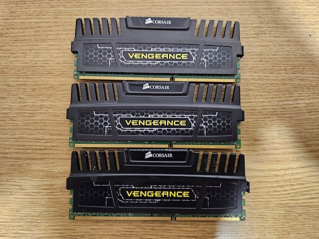 CORSAIR VENGEANCE DDR3 RAM Memorija 12GB 1600MHz