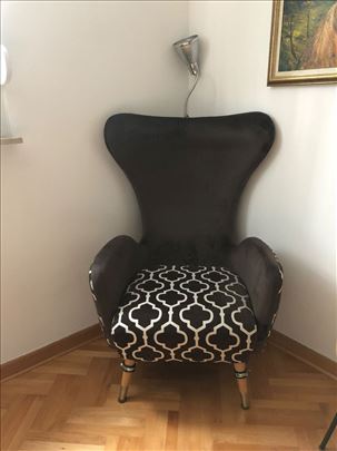 Stilska fotelja - ne oštećena
