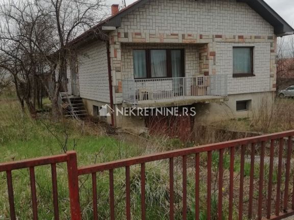 Agencija za nekretnine Maksimović prodaje kuću u Lipovcu