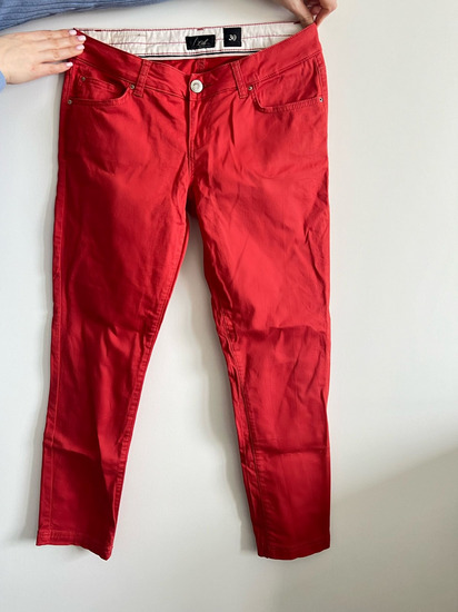Prelepe pantalone italijanskog brenda