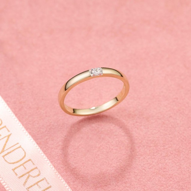 Elegantan verenički prsten sa dijamantom