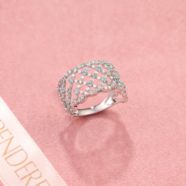 Prsten belo zlato sa dijamantima i safirima