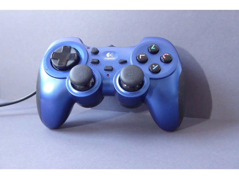 Logitech kontroler (džojstik) za PlayStation 2 (PS2)