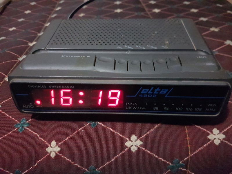 Digitalni sat, radio prijemnik ELTA 4202 \ Popust 50%