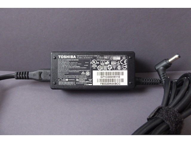 Toshiba Punjač 19V, 3.42A / PA5178U-1ACA