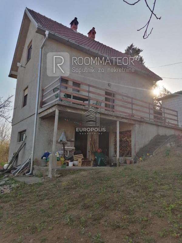 Trg Bratstva i Jedinstva, Kuća na prodaju, 160m2, 57.000€