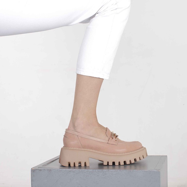 Moderna ženska cipela od puder roze kože