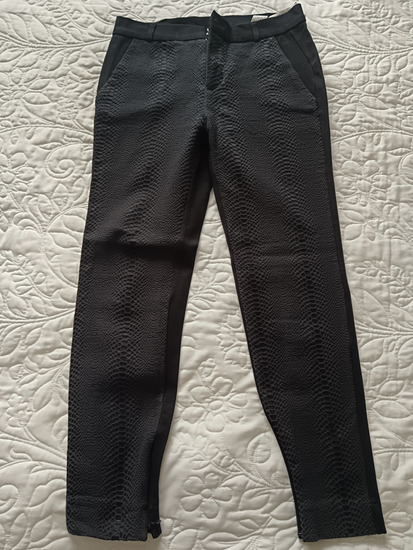 Zara pantalone vel. S-M