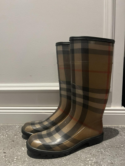 Burberry cizmice original