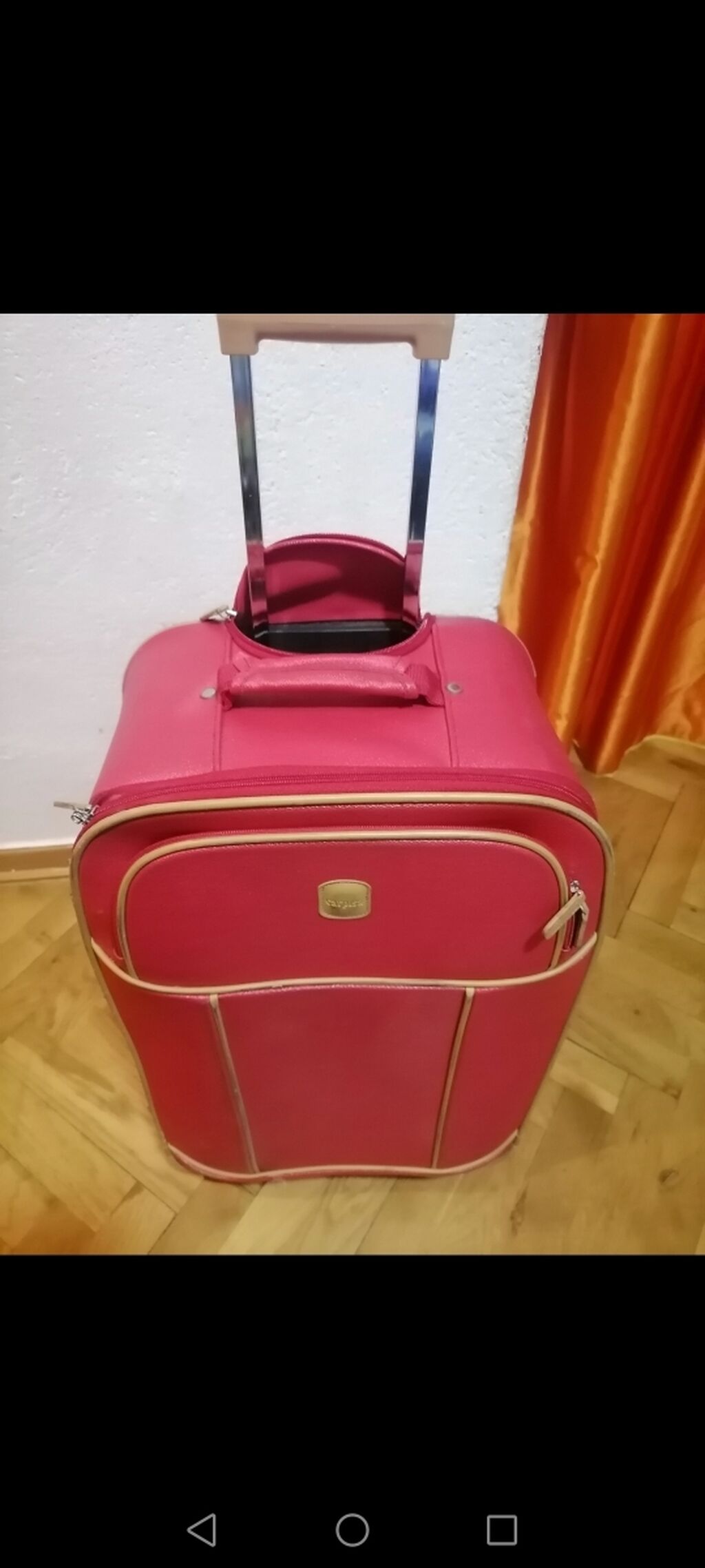 Kofer CARPISA veći crveni ispravan na točkiće oko 65 /40 /25 dobar