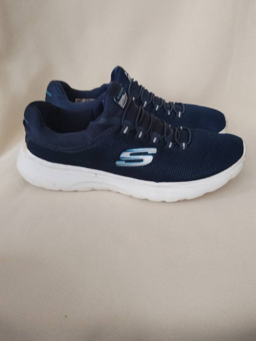 Skechers, 38