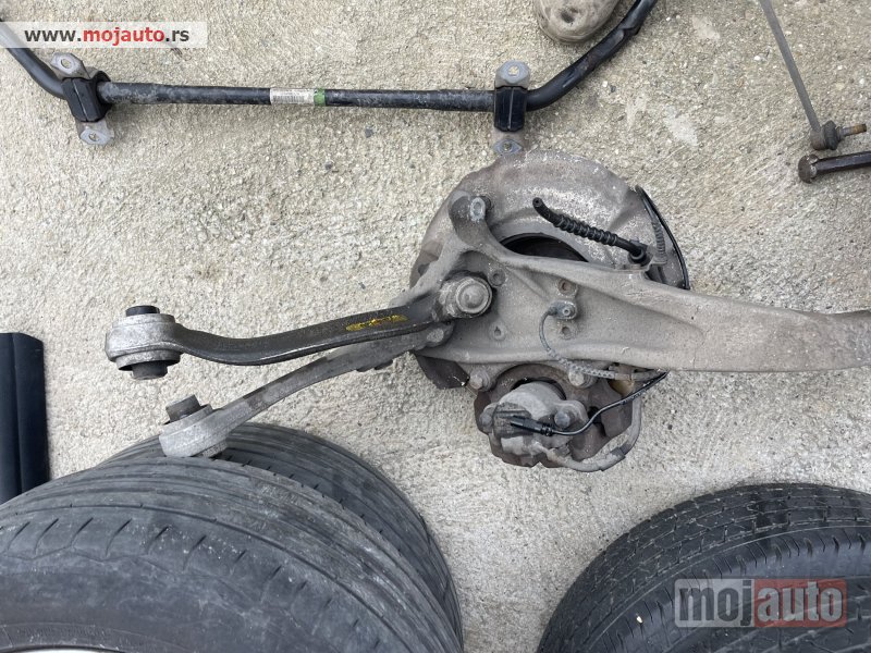 prednja desna glavcina rukavac za BMW 5 F10