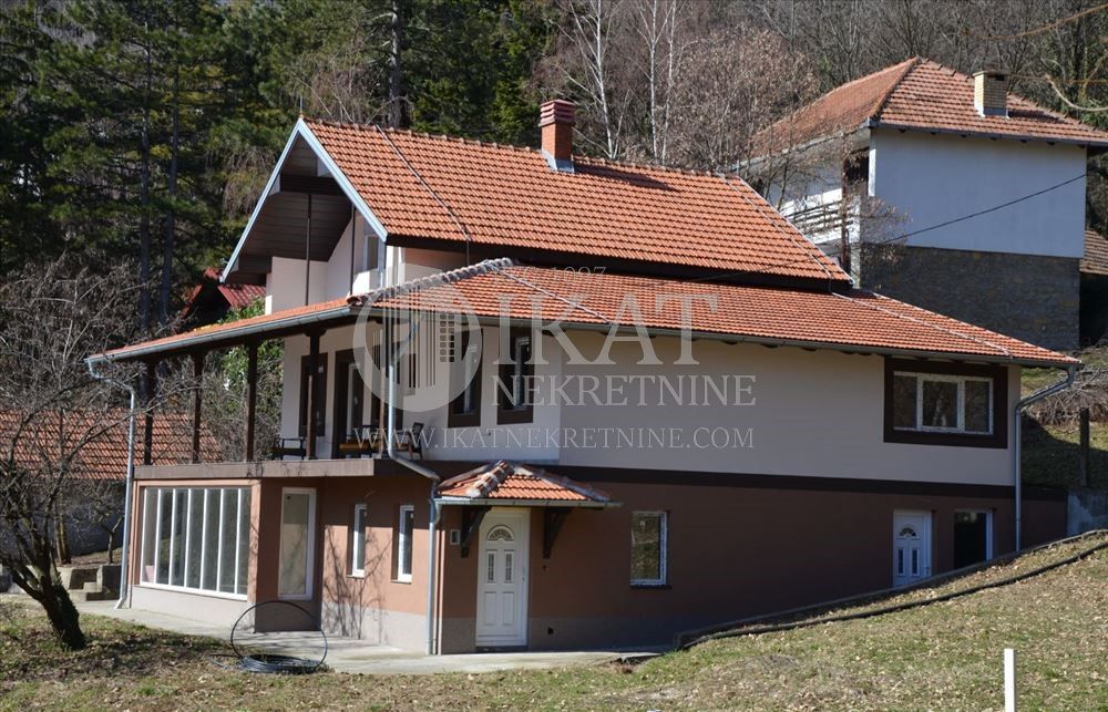 Beška, kuća sa prelepim pogledom, 192m2 ID#2834