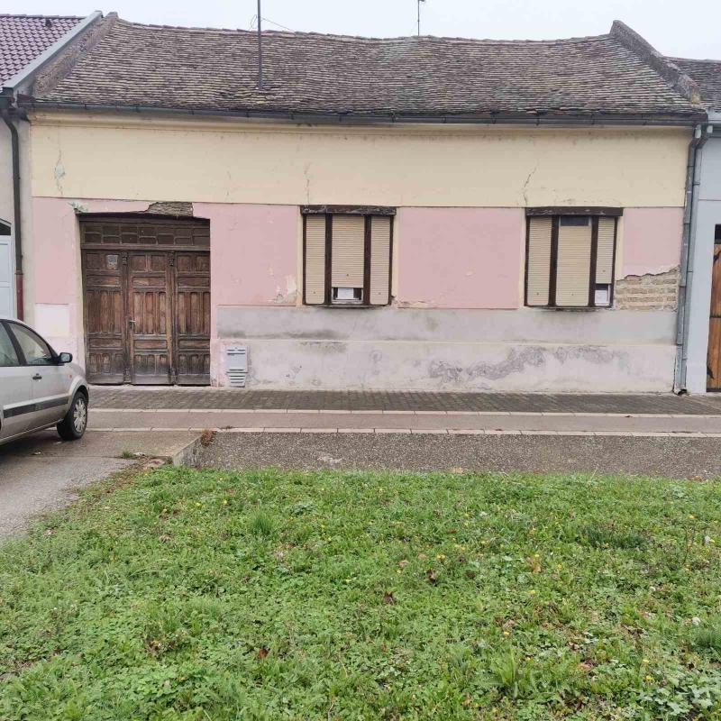 Kuća u Bulevaru Miloša Obilića sa velikim placem ID#1004 65.000 €
