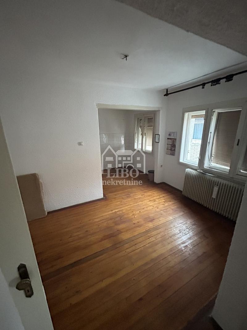 Prelepa kuća P=243m2+64m2 manja kuća+garaža na placu P=3,38ari ID#2002 295.000 €