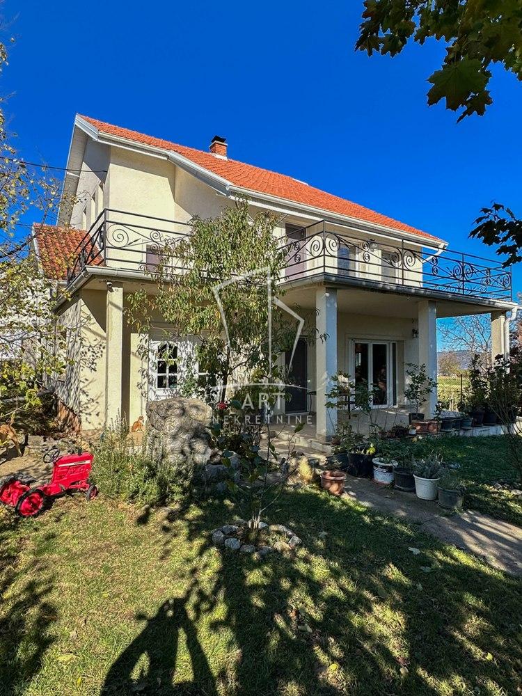 Lipovica, odlična kuća na 11ari placa ID#6549 285.000 €