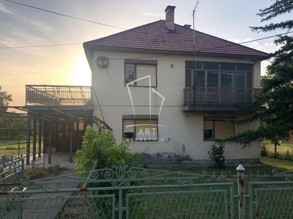 Barajevo, kuća 280m2, sa 50 ari placa ID#7258 50.000 €