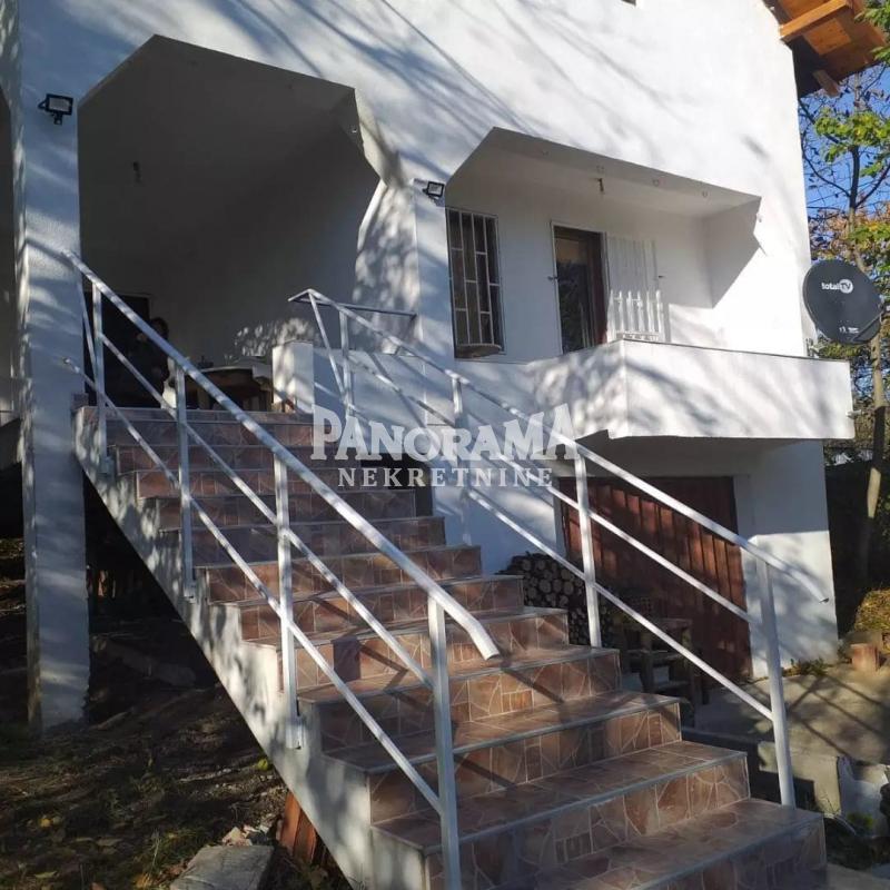 Porodično domaćinstvo-Požarevac, Malo Crniće, 150M2 na 36,29 ari, uknjiženo ID#2388 116.000 €