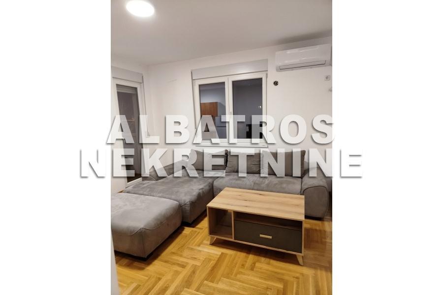 1.5 ZVEZDARA-OKRETNICA TRAMVAJA ID#1109 400 €