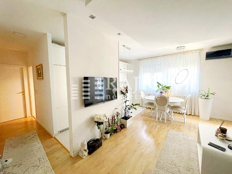 Centar, Dečanska 80 m2,3.0-luksuzan #3940 1.600 €