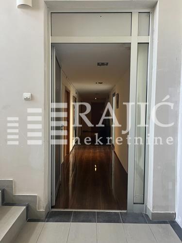 Zemun,Prizrenska,100m2+terasa(50m2) #3593 1.000 €