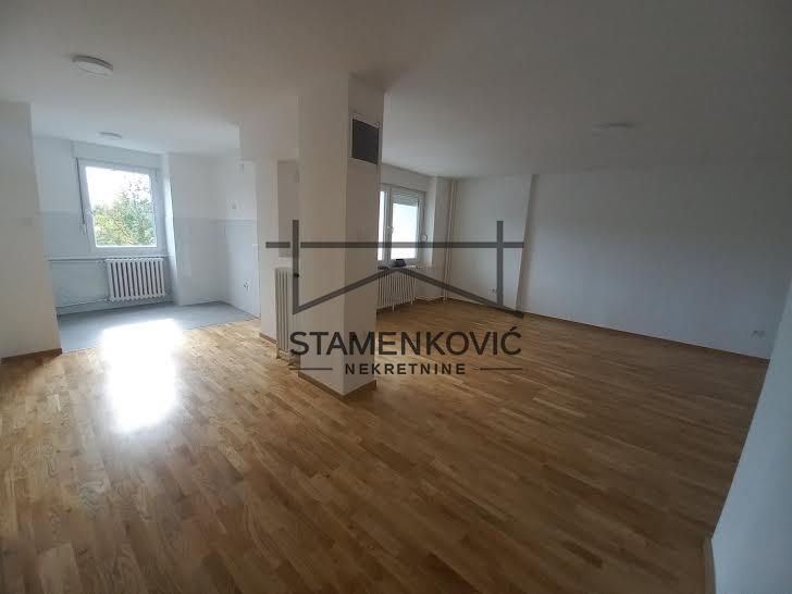 Prodaje se renoviran trosoban stan na Novom Naselju ID#6059 158.650 €