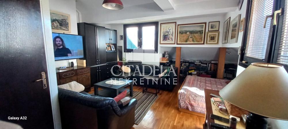 Trošarina - Bulevar oslobođenja ID#1599
299.000 €