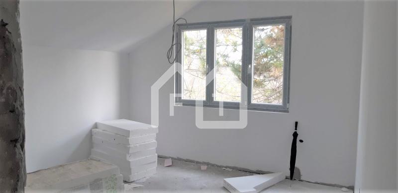 Burgerovih, Zemun Polje, Zemun ID#1084 91.000 €